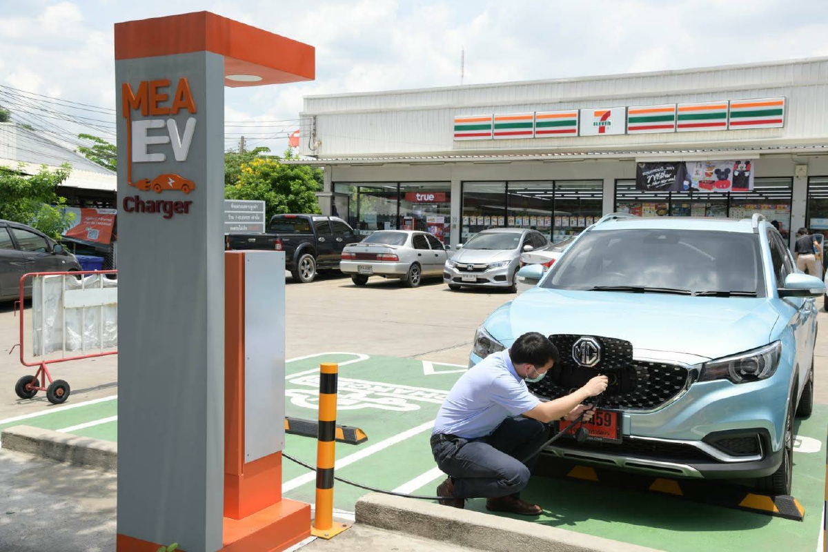 MEA ร่วม 7-Eleven เปิด EV Charging Station ชาร์จฟรี เพิ่ม 2 มุมเมือง