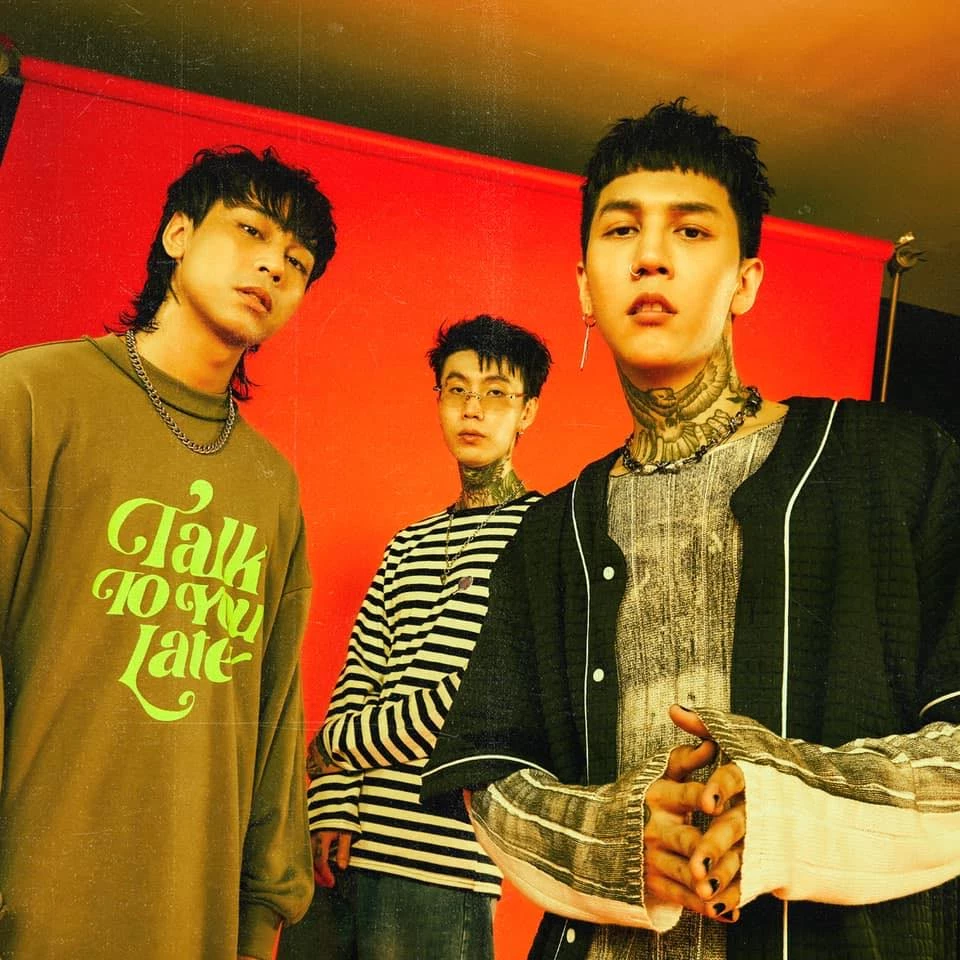 ทรงอย่างแบด แซดอย่างบ่อย เนื้อเพลง ทรงอย่างแบด (Bad Boy) - Paper Planes