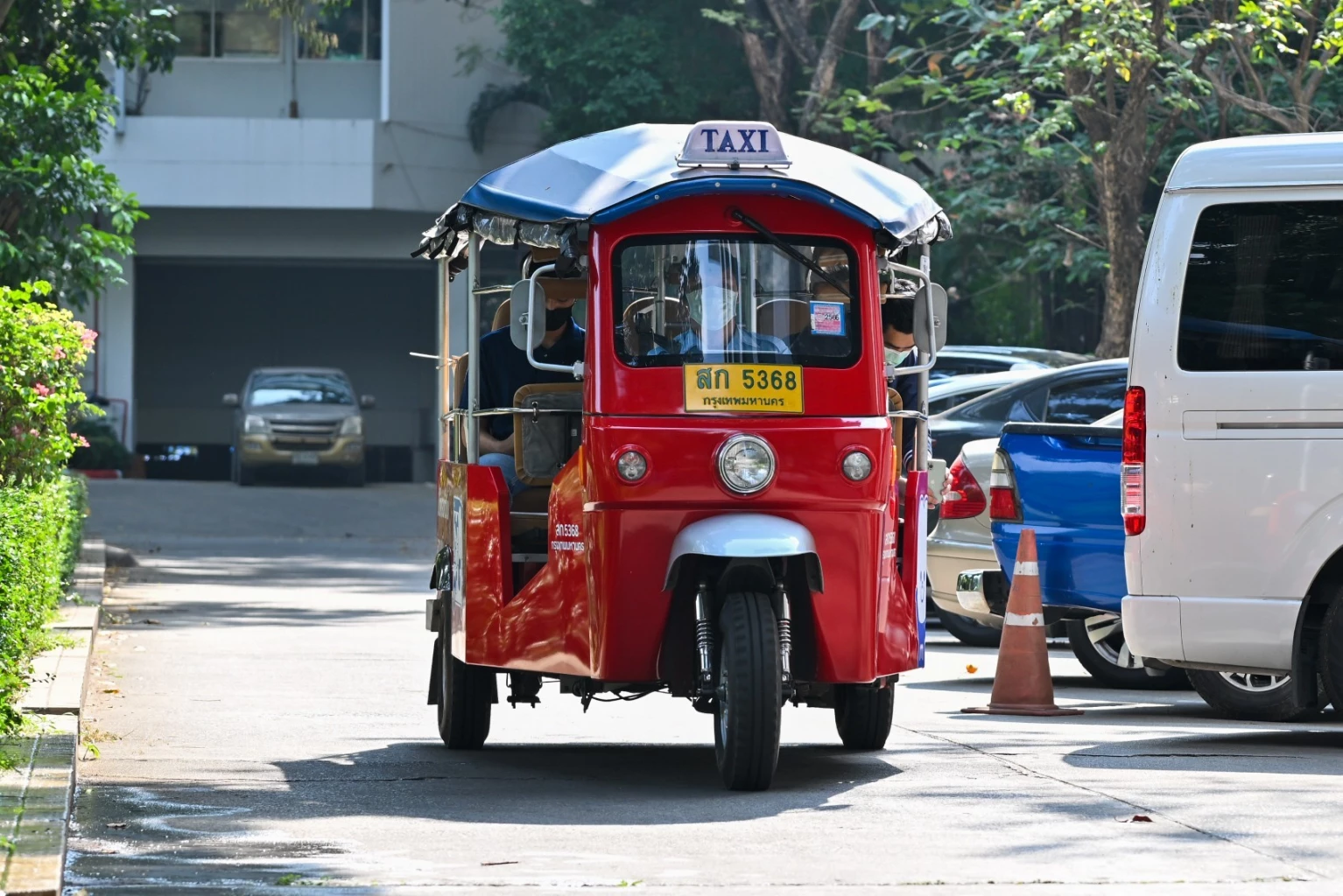 วิธีใช้ MuvMi แอปพลิเคชั่นเรียกตุ๊กตุ๊กไฟฟ้า 100% เดินทางเริ่มต้นแค่ 10 บาท