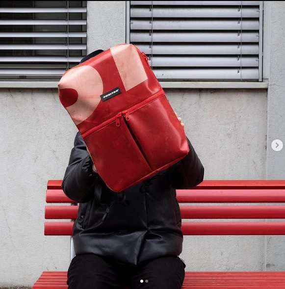 Freitag แบรนด์กระเป๋า Keep the World ดัดแปลงวัสดุเหลือใช้ เพิ่มมูลค่า