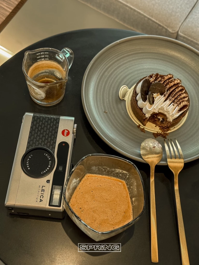 Rolling Roasters เอกมัย สาขาใหม่ล่าสุด