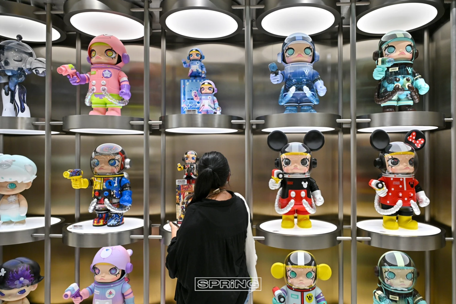 POP MART เปิดตัววันแรก สาวกอาร์ตทอยแห่รุมซื้อ!