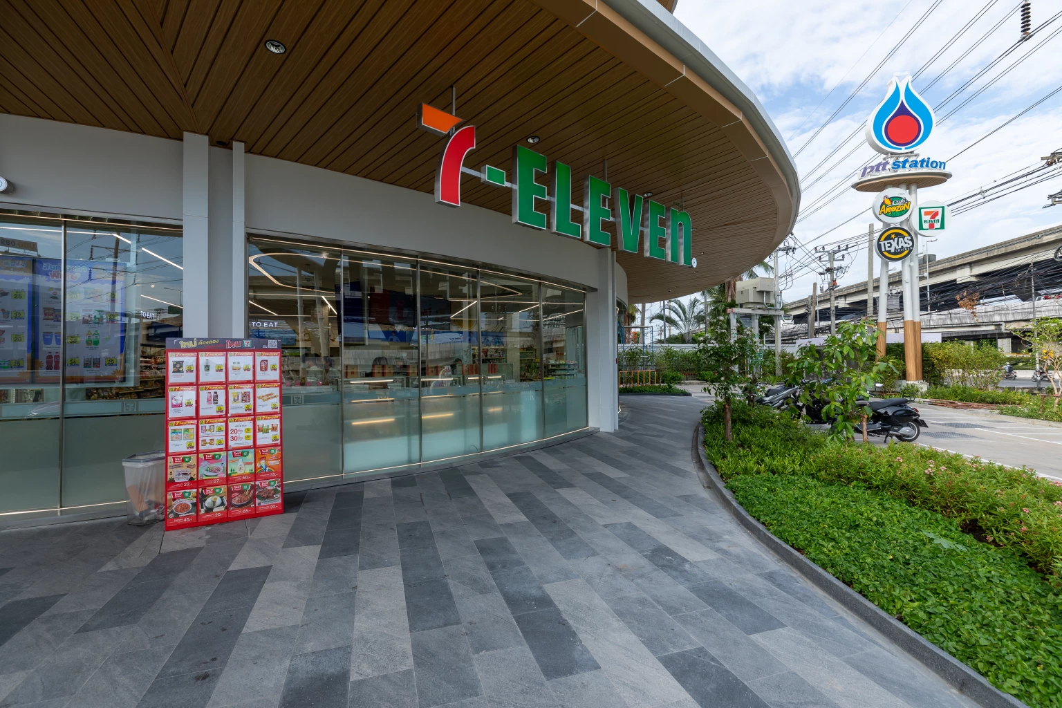 PTT Station Flagshipวิภาวดี 62 ปั๊มน้ำมันรักษ์โลก สร้างคุณภาพชีวิตที่ดี ...