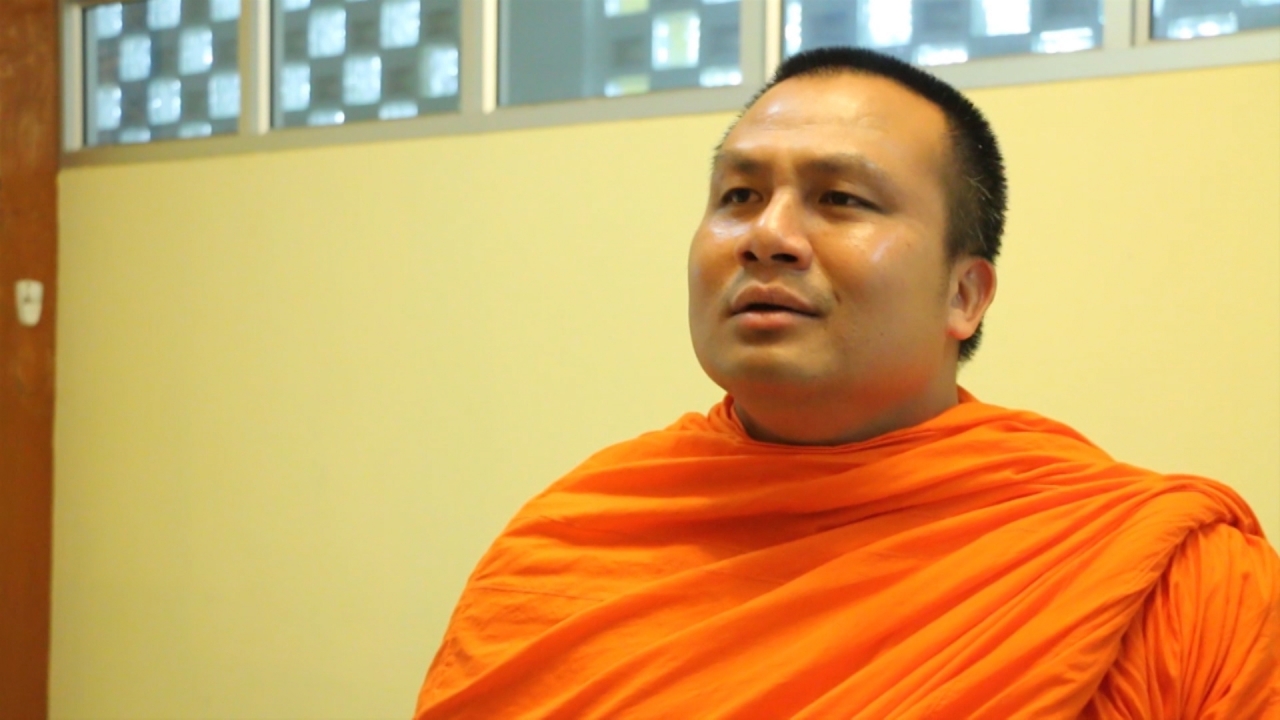 “พระมหาสมปอง”แนะ นักการเมืองแข่งฟุตบอลจะได้รู้แพ้ รู้ชนะ รู้อภัย