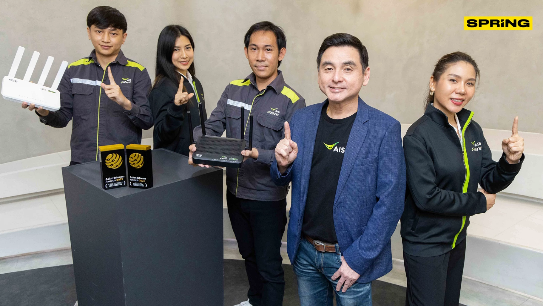 AIS กวาด 2 รางวัลใหญ่ "CEO แห่งปี" และ "สุดยอดเน็ตบ้าน" บนเวทีระดับเอเชีย